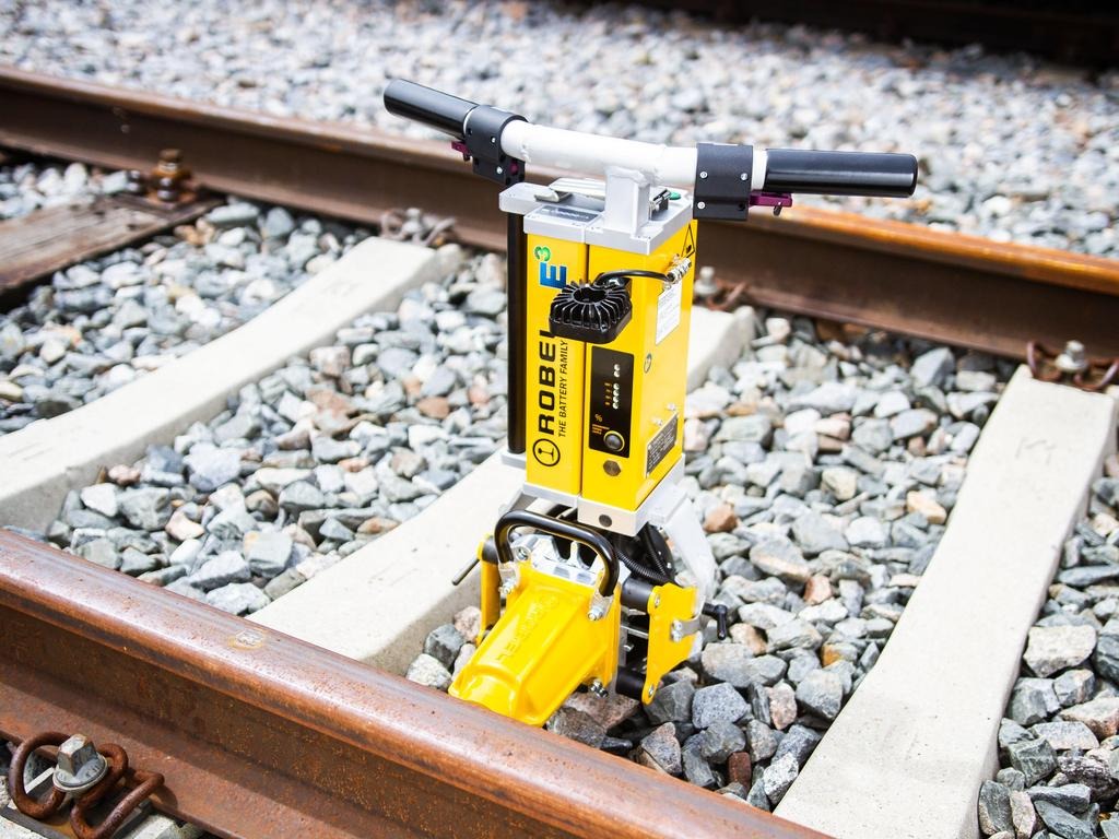 Robel 30.20 Impact Wrench 43v | Speedy Hire